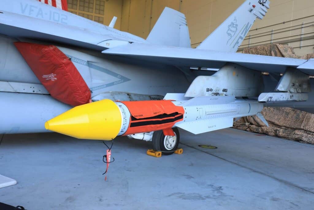 U.S. Navy's New AIM-174B Air-to-Air Missile Spotted in Japan - Naval News