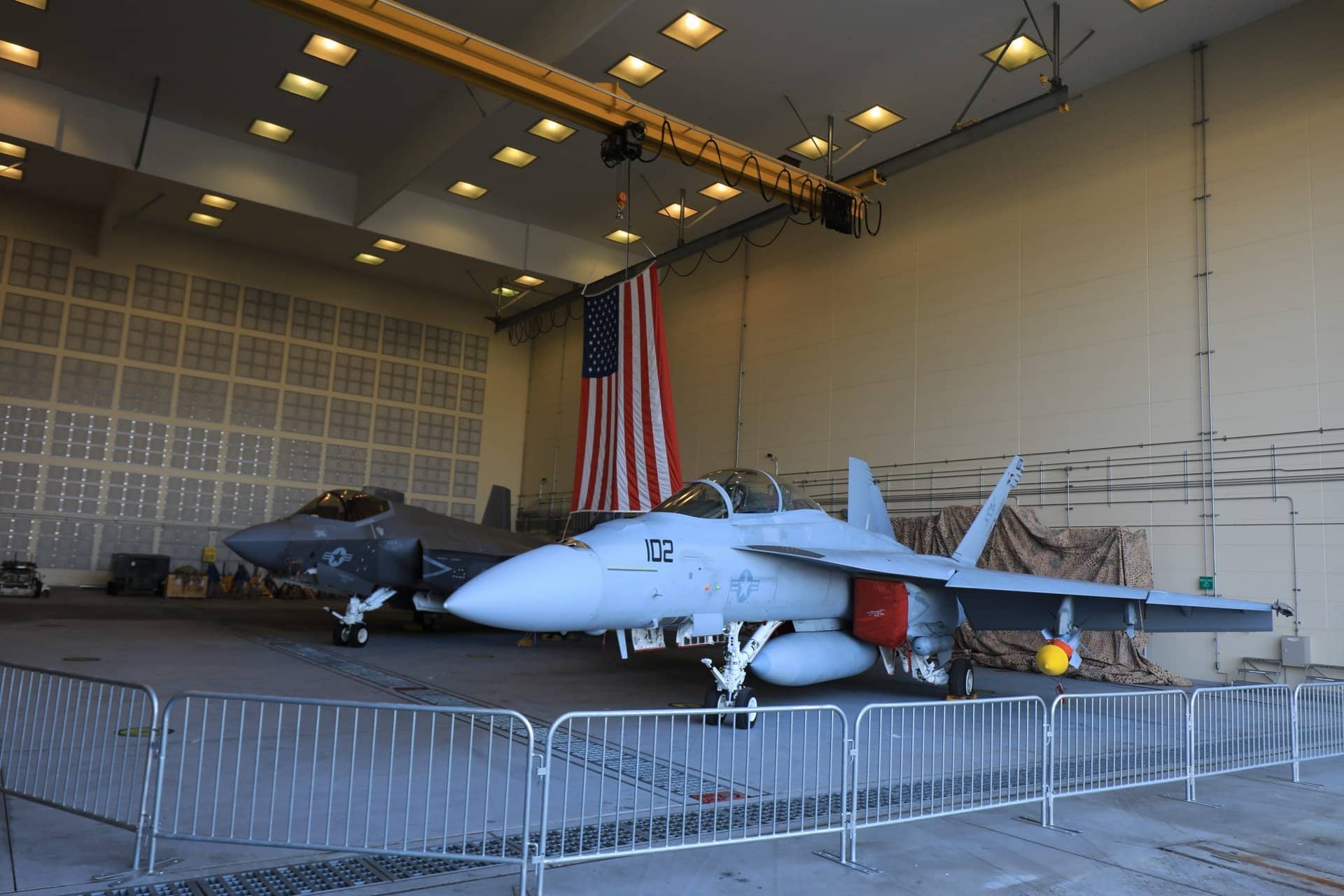 U.S. Navy's New AIM-174B Air-to-Air Missile Spotted in Japan - Naval News