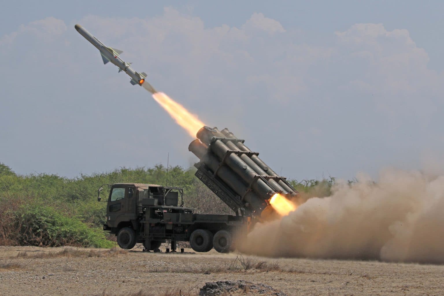 U.S. Missile Surge, Reach Showcased at Philippine Balikatan Drills ...