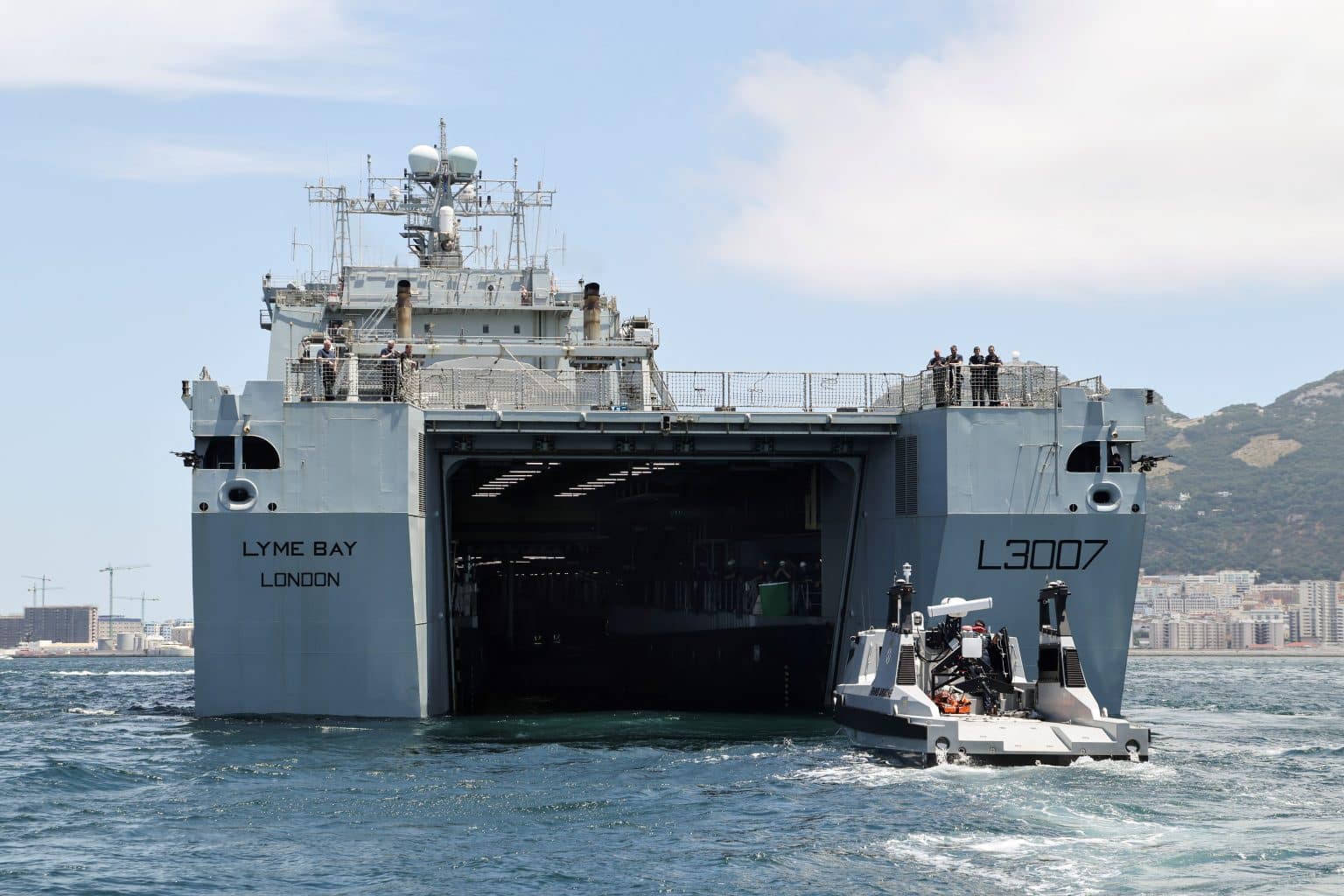 UK’s Lyme Bay Continues Preparations for Potential Hormuz Mission ...